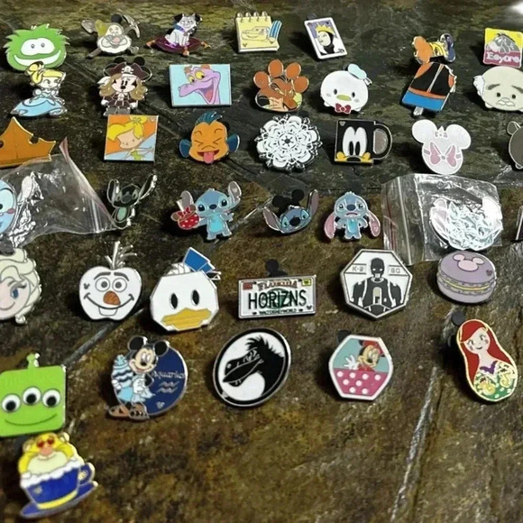 Disney | Accessories | Authentic Disney Pins Lot 25 Unique No Repeats ...